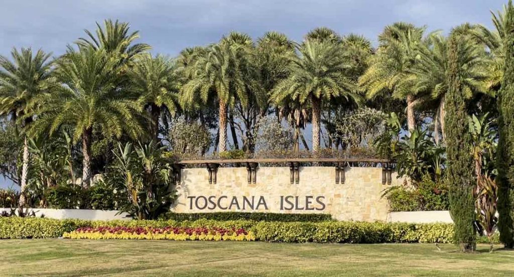 Toscana Isles Homes And Neighborhood - That Florida Life